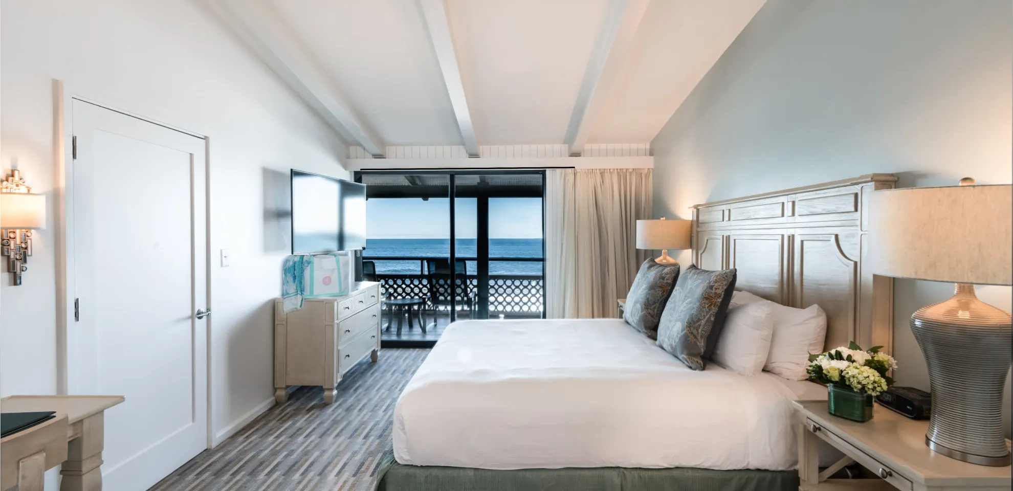 Beachfront Rooms | San Diego Beachfront Hotel